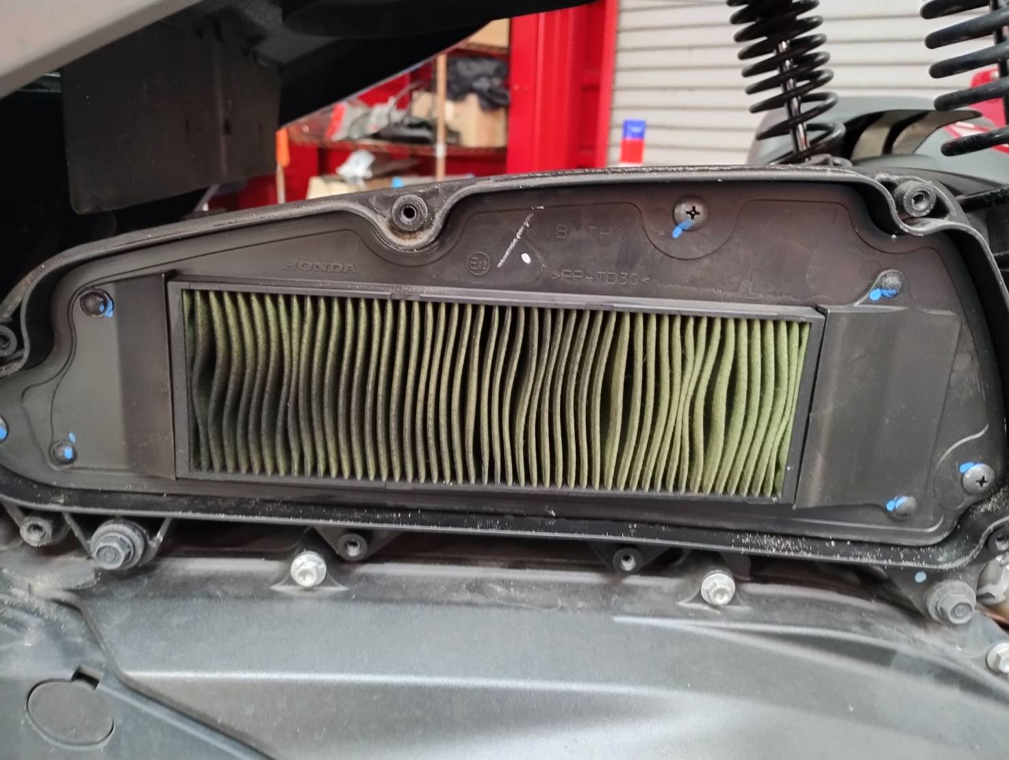 2024.3. ホンダ フォルツァ（MF17）オイル交換とエアークリーナー交換させていただきました。